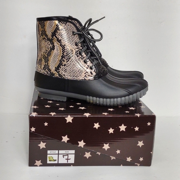 Simply Southern | Shoes | New Simply Southern Size 7 Black And ...